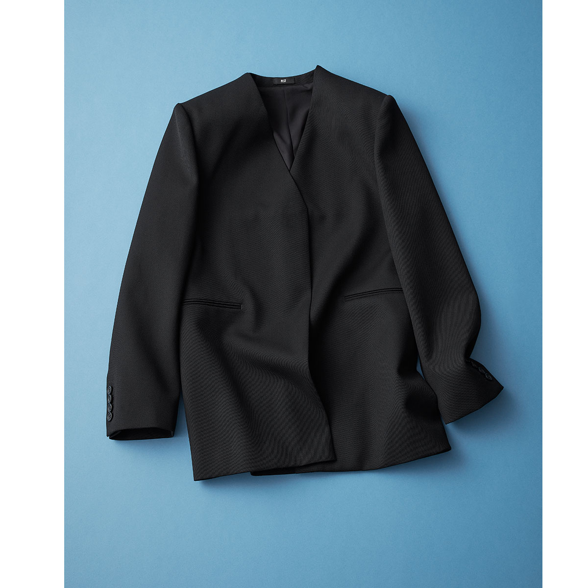 【会食ジャケット】かっちりしない＆品良く見える『PLSTのノーカラージャケット』が優秀 | CLASSY.[クラッシィ]